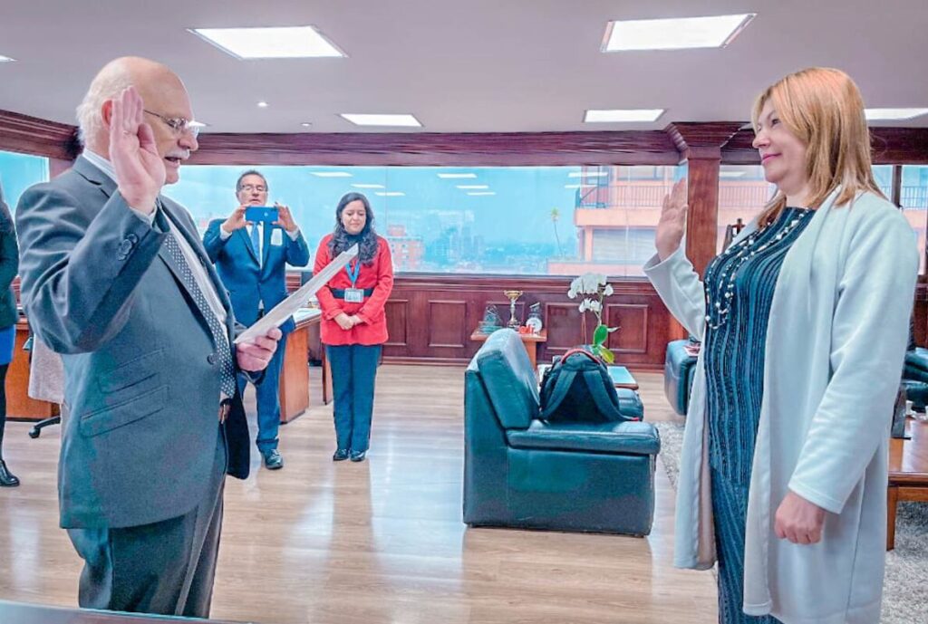 Sandra Montoya Escobar se posesionó como directora técnica de la ...